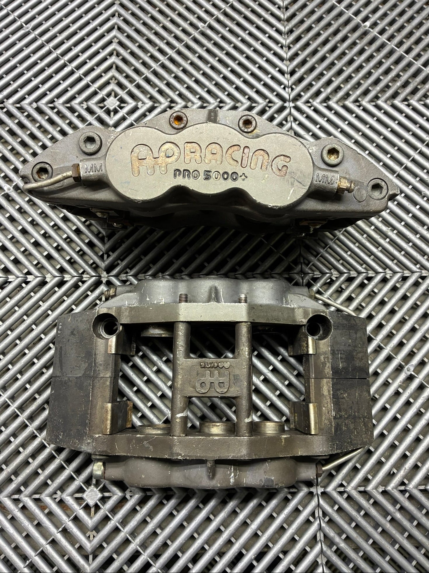 Used. Ap racing PRO 5000+ brake calipers. CP5260/CP5270 – Plan-cars